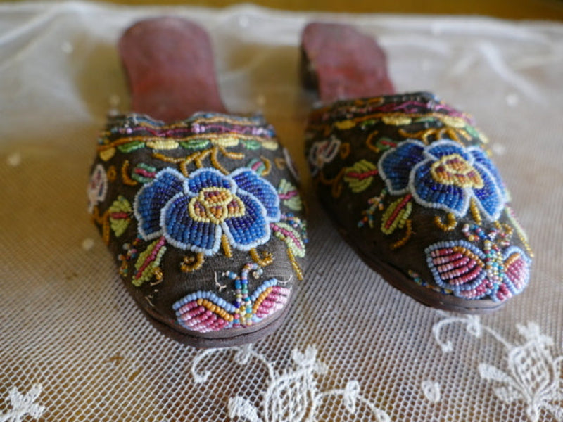 Embroidered Slippers, England, 1870s – ANTIQUE GOWN